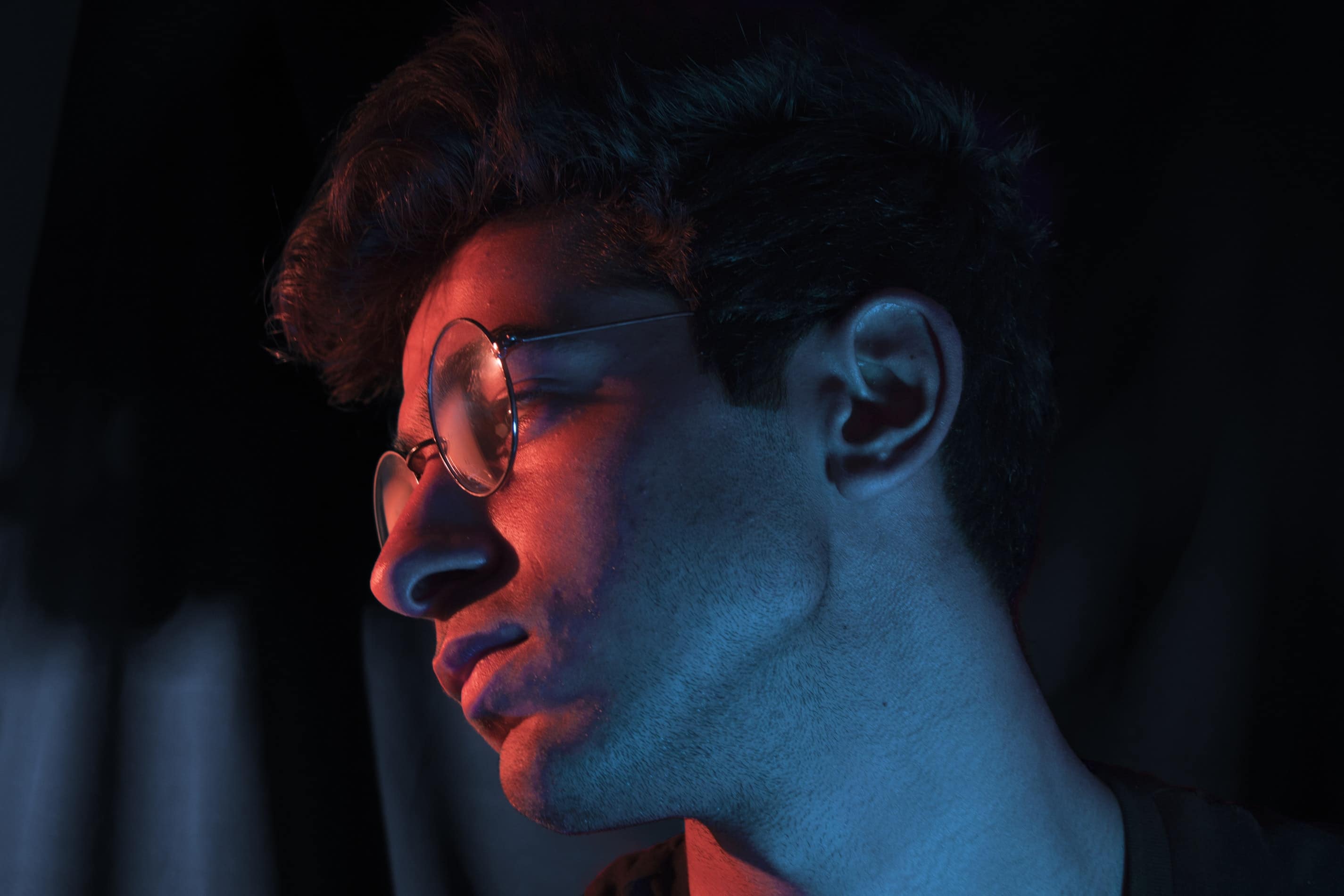 7 Signs Your Ex Boyfriend Has Moved On - Is He Over Me?