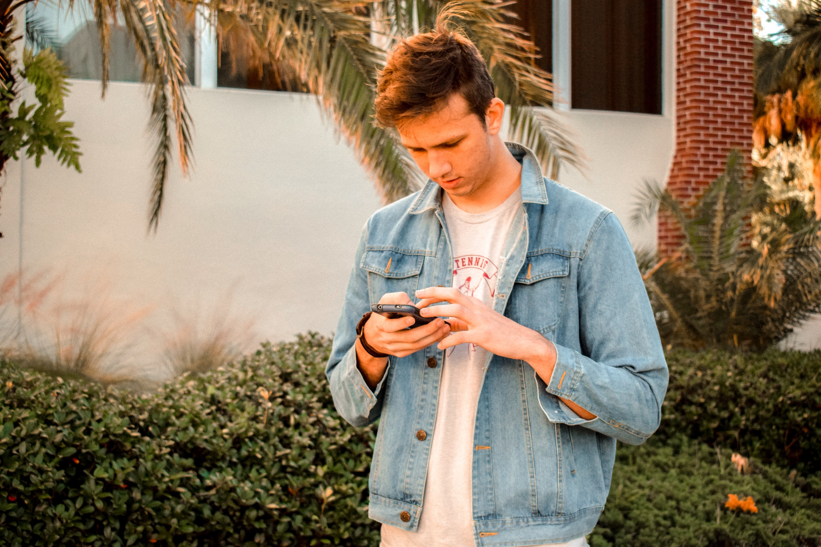 The Psychology Of Your Ex When You Text Them - What Works And Doesn't?